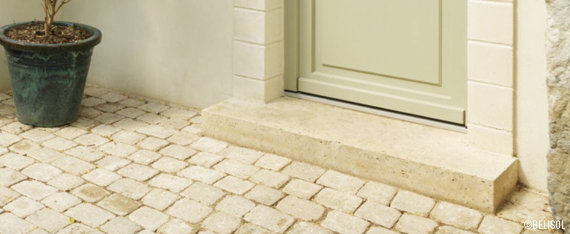 Tant d’exigences pour un simple seuil : l'importance des matériaux